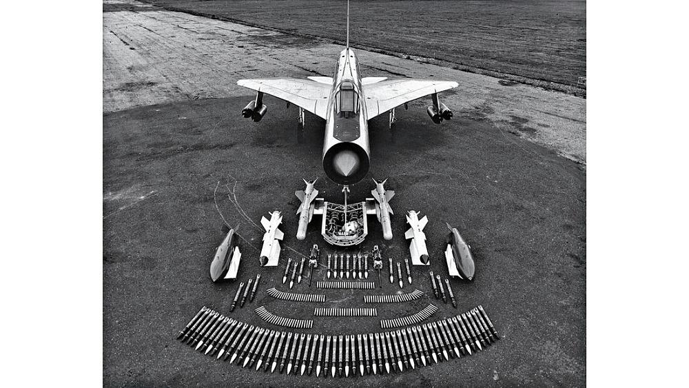 eelightning-8 – jmodels.net