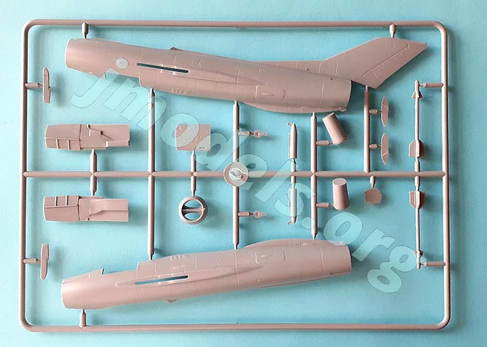 Mikoyan-Gurevich Mig-19S / F-6 Farmer C «In Arab service» [Kovozávody Prostějov 1/72] – jmodels.net