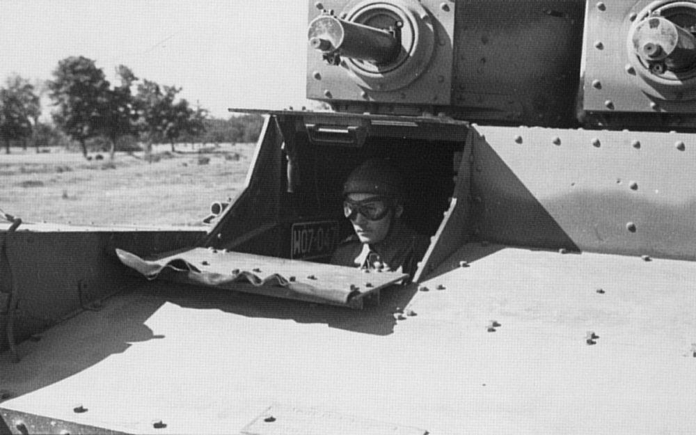 vickers-e-24 – jmodels.net